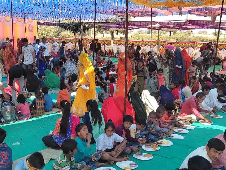 Hundreds of devotees received Prasad in Nagar Chaurasi, Yogeshji ...