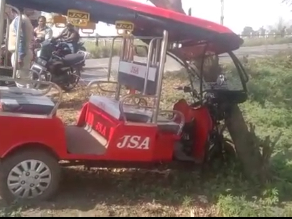 E-rickshaw riding a devotee in Kannauj became the victim of an accident ...