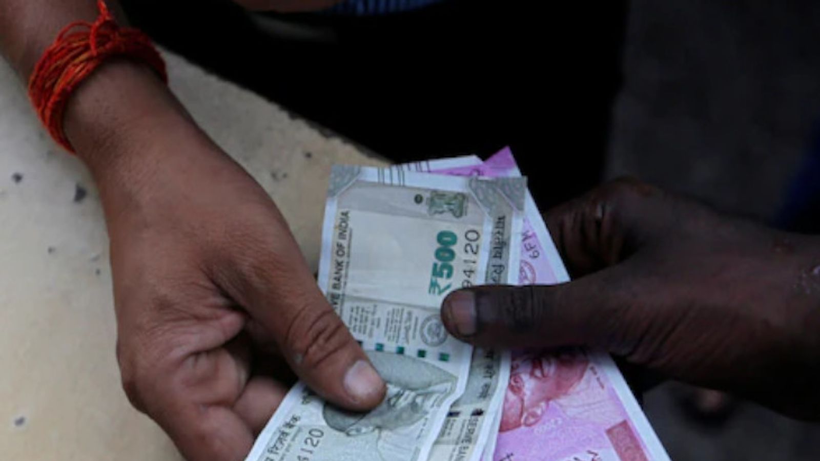 Deposit 2 rupees daily, 3000 rupees on attaining the age of 60 years ...