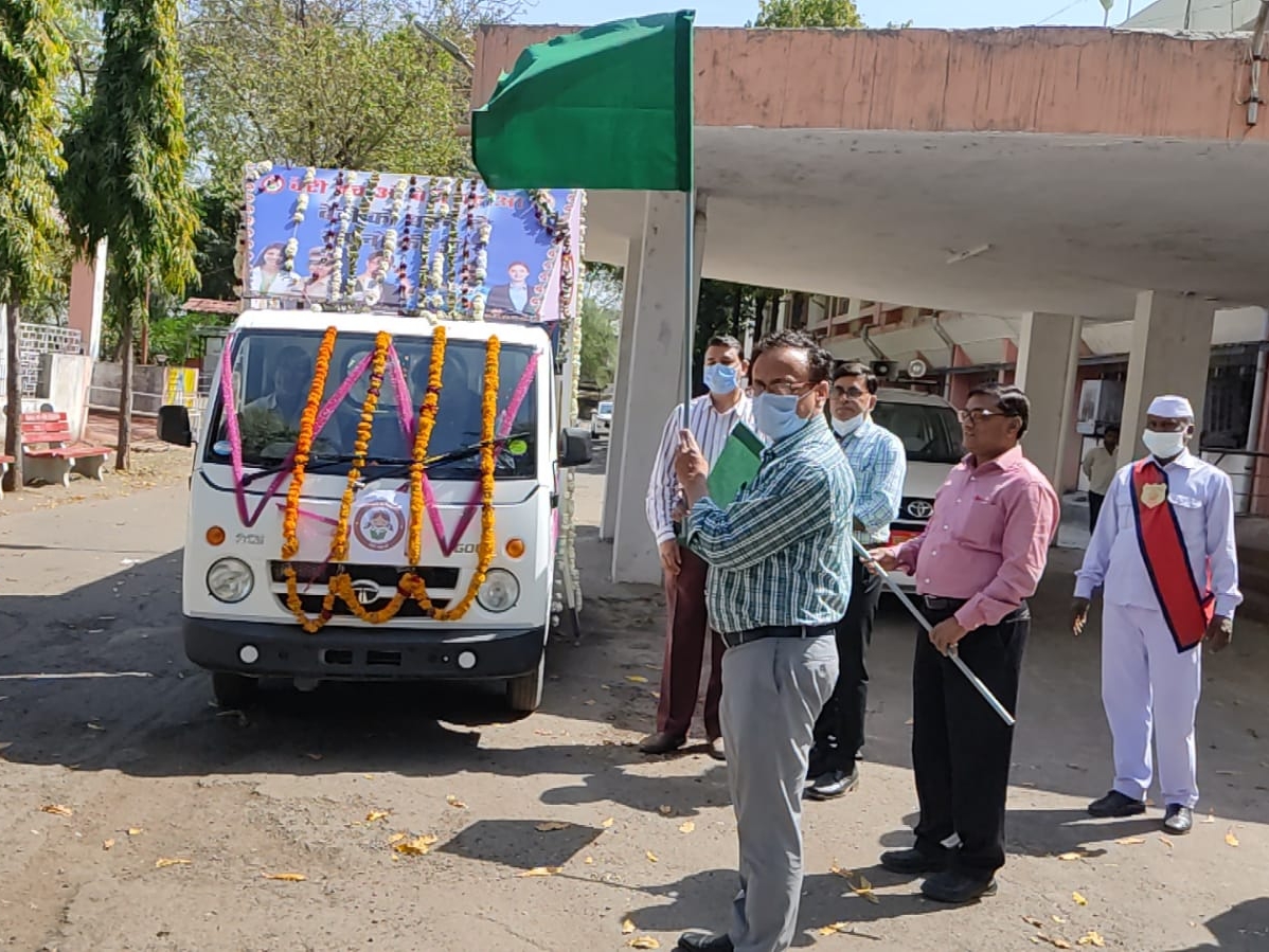 Collector Arvind Dubey left, will make aware about girl child education ...