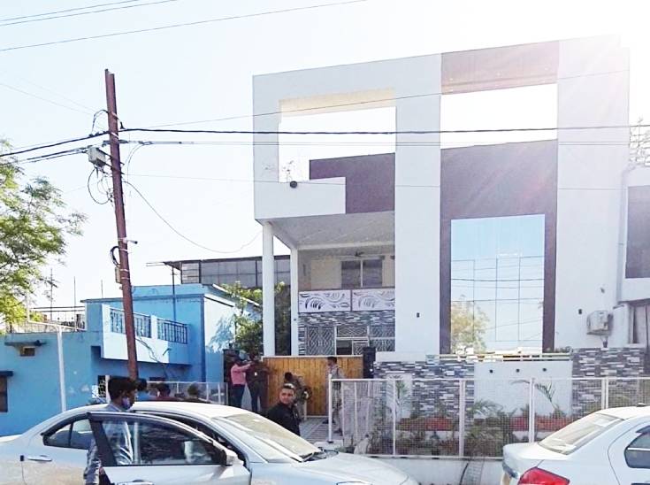Video surfaced after Jabalpur EOW raid, house value is more than five crores, Rs 2.94 lakh cash ...