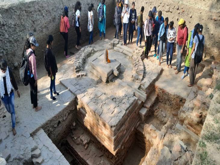 To save the red stone Shivling of Chunar, the archaeologists of ...