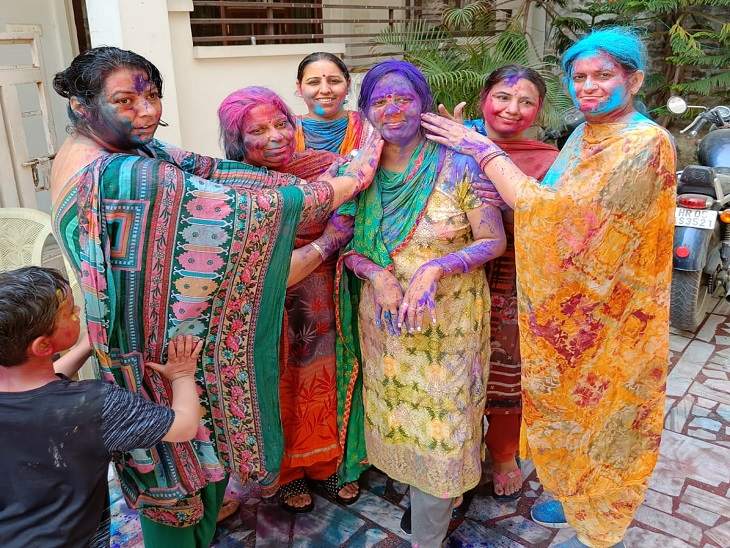 Holi Phaag Festival played at Krishna Colony Karnal; Children were ...
