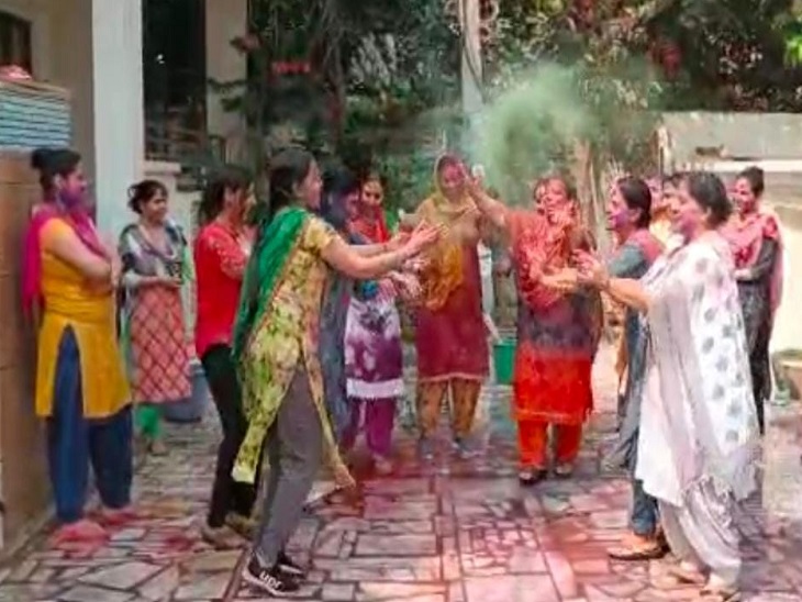 Holi Phaag Festival played at Krishna Colony Karnal; Children were ...