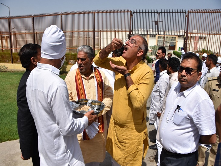 Karnal Lok Sabha MP Sanjay Bhatia inaugurates Sewing Machine Center in ...