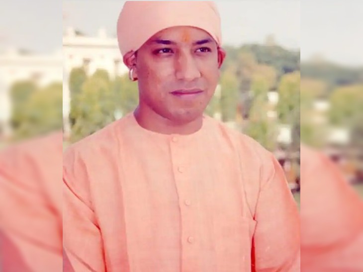Story of ABVP student Ajay Singh Bisht till he became Mahant Yogi ...
