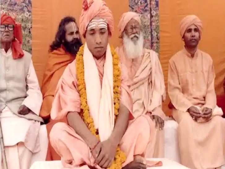 Story of ABVP student Ajay Singh Bisht till he became Mahant Yogi ...