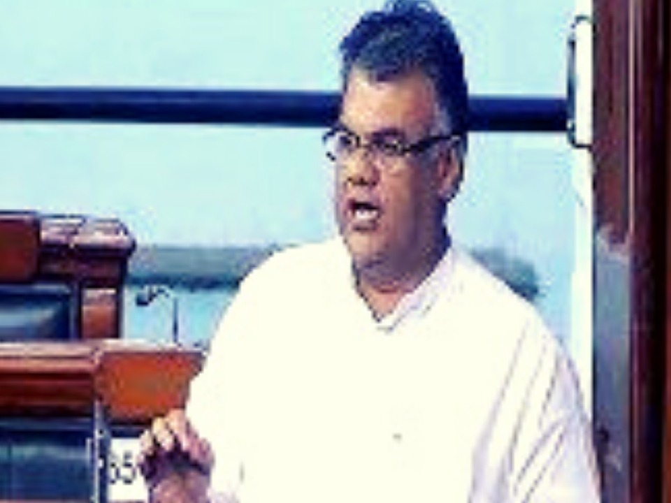 सिरोही सांसद देवजी पटेल बोले- स्थानीय इंडस्ट्रीज नहीं होने से गुजरात को ...