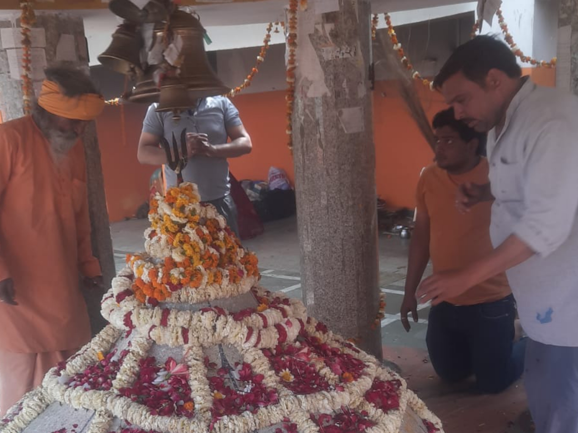 प्रत्येक रविवार को गंगातट स्थित समाधि पर लगता है मेला, मनोकामना पूर्ण ...