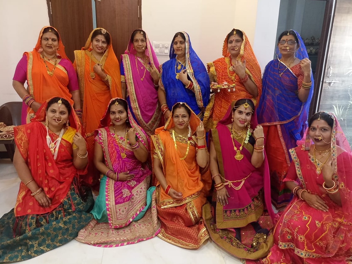 गणगौर माता के गीतों पर महिलाएं कर रही हैं नृत्य, निमाड़ के प्रसिद्ध लोक ...