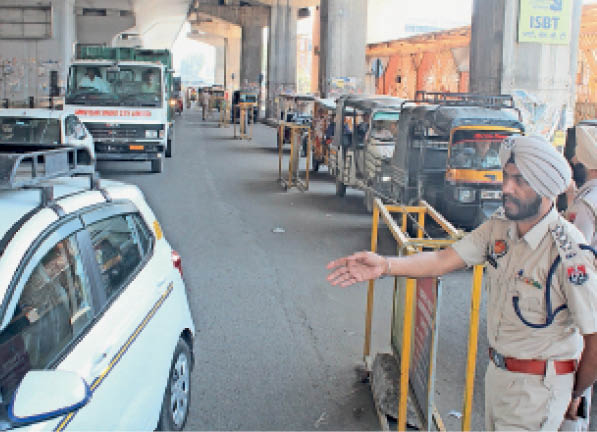 ADCP took stock of the traffic due to the jam on the bus stand road ...