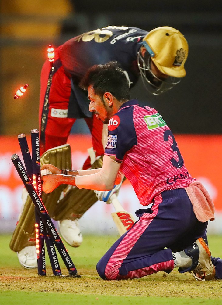 Dainik Bhaskar News Headlines; Pakistan Imran Khan, Mosque Loudspeaker Controversy, Sri Lanka ...