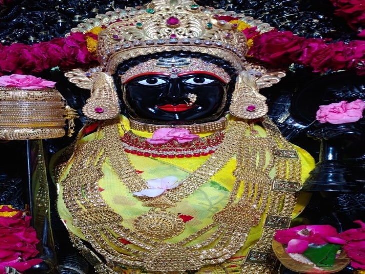 Start the day with the darshan of God, devotees gathered in Govind ...