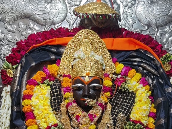 Devotees coming to visit Matarani in Maihar even in the scorching ...