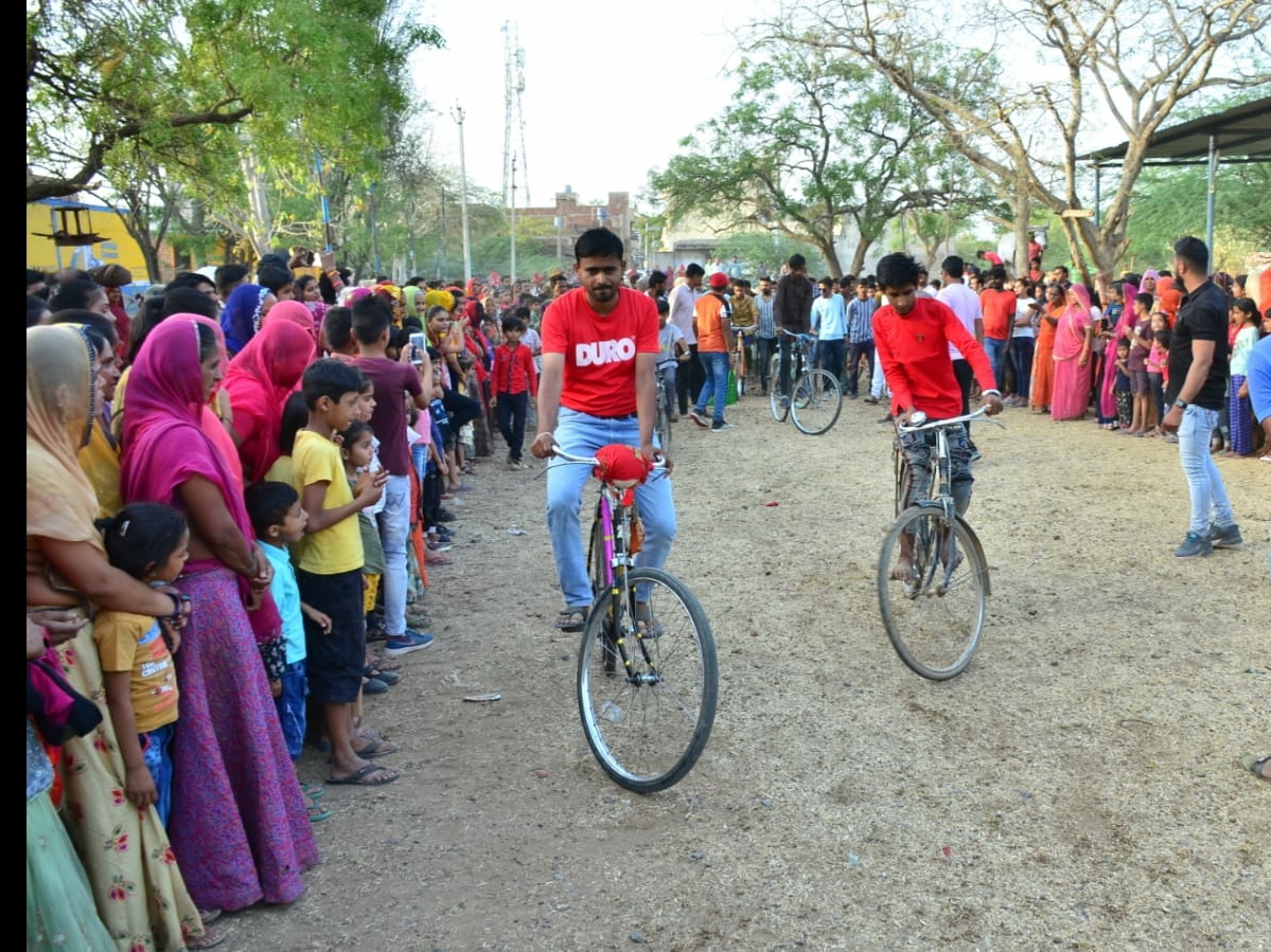 Many competitions were organized, Mahipal in the cycle race and ...