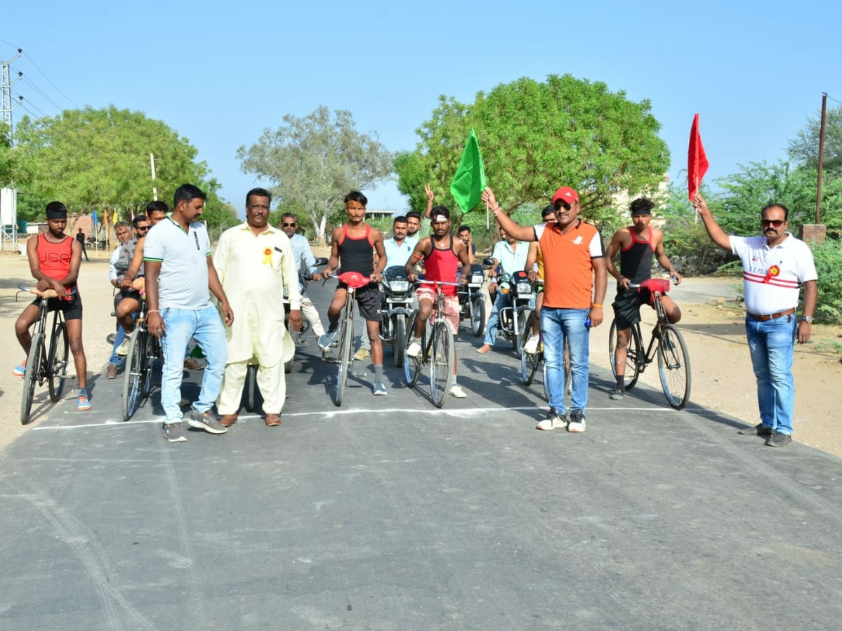 कई प्रतियोगिता का हुआ आयोजन,साइकिल रेस में महिपाल और माइल दौड़ में ...