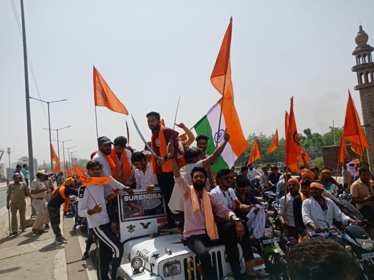 After the riots in Karauli, the VHP and Bajrang Dal showed strength ...