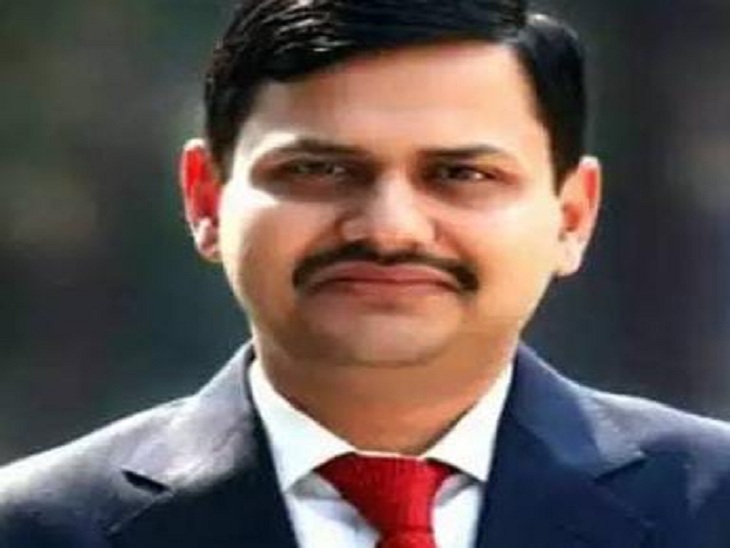 Varanasi District Magistrate Kaushal Raj Sharma will get the award for ...