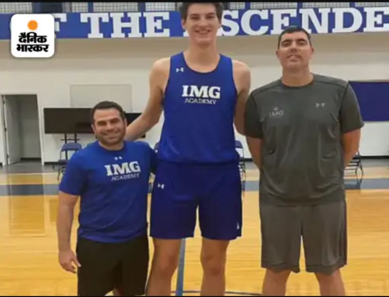 The smallest 6 feet-3 inches tall mother, the smallest member 6 feet-8 ...