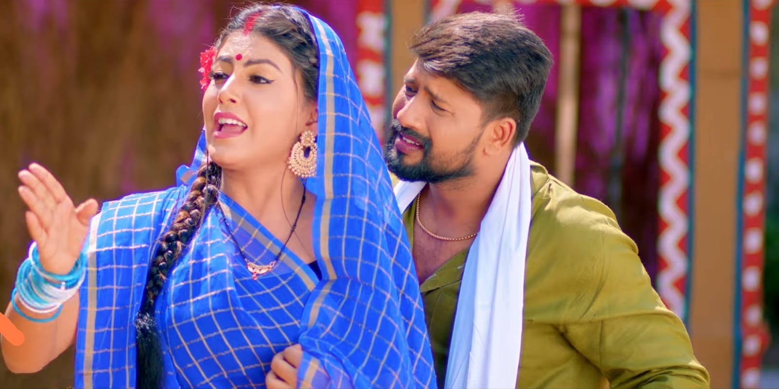 'Black Saree' wins hearts of 2 million people, Shilpi Raj and Mahi ...