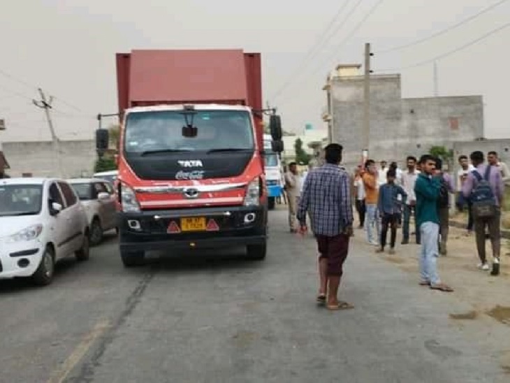 Villagers upset Due To Lack Of Electricity in Jind; Jammed Narwana ...
