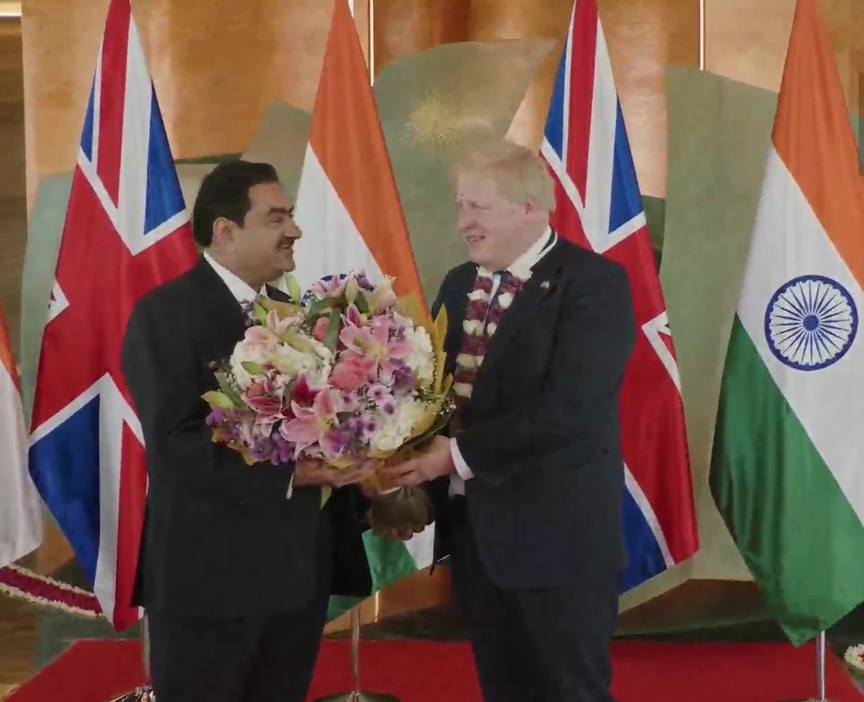 british pm boris johnson to inaugurate new JCB manufacturing plant in ...