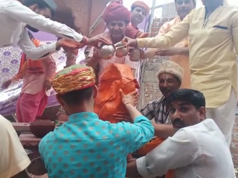 Balaji Maharaj's prestige was done by law with chanting, people ...