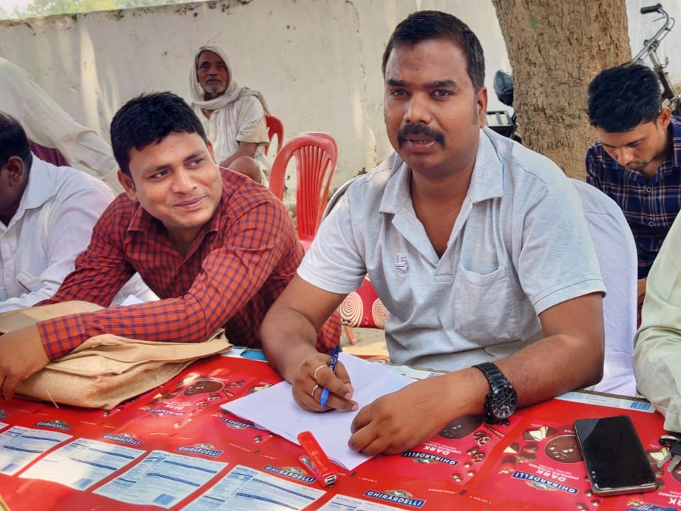 Jan Chaupal engaged in Feusa village of Mehdawal | मेहदावल के फेउसा ...