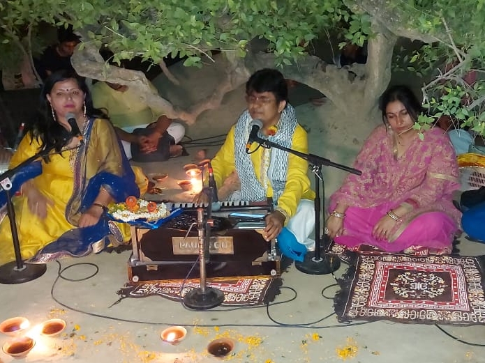 राग दीपक का गायन सुन झूम उठे श्रोता, रसिक सूफी गायक जेएसआर मधुकर ने ...