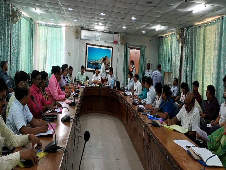 Varanasi DM Kaushal Raj Sharma said – Those who do not send CDPO ...