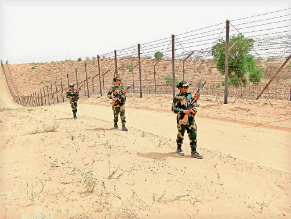 Women soldiers are stationed on the border to protect the country even ...