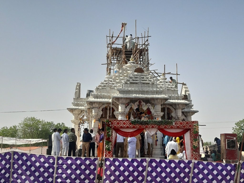 The entry and consecration of the original hero Lord Neminath took ...