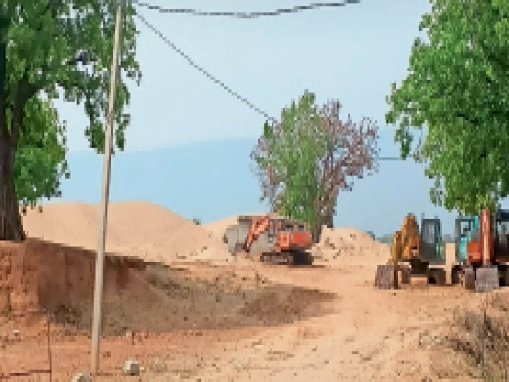 Sand shortage due to running of only 16 out of the identified 49 sand ...