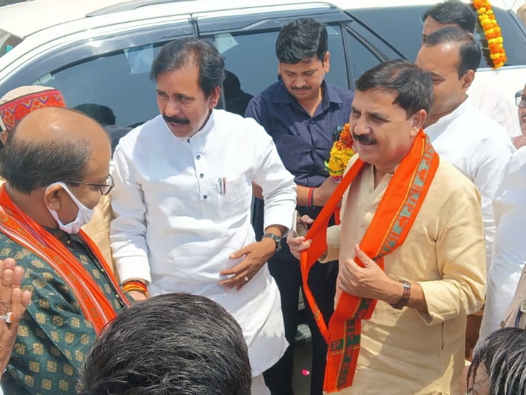 Minister arrived in Kaushambi to see development plans Anil Rajbhar saw ...