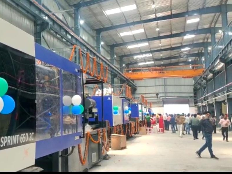 Bollywood star Govinda reached Barabanki Inaugurated the new plant of ...