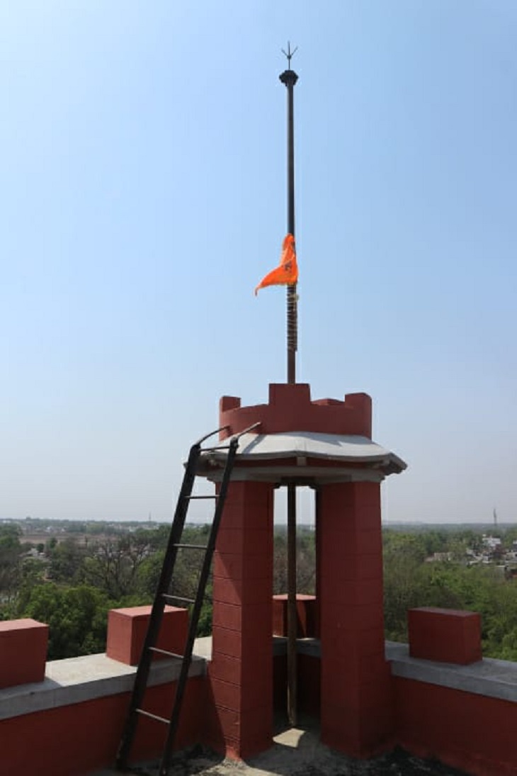 chhattisgarh sarangarh palace in raigarh; bhagwa flag installed at ...