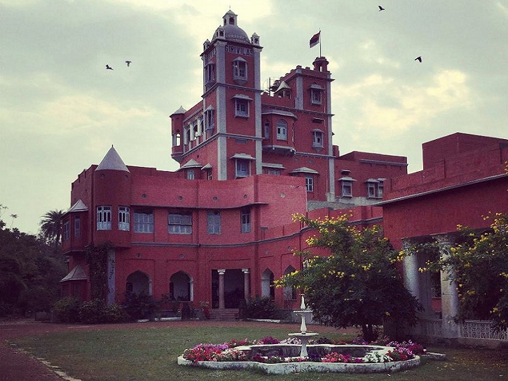 chhattisgarh sarangarh palace in raigarh; bhagwa flag installed at ...