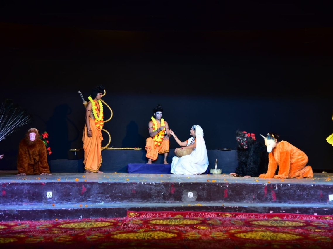 Episodes of Ramayana and Ramcharitmanas staged, Mata Shabri descended ...