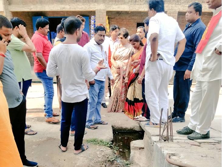Mayor Sanyukta Bhatia visited Sahadatganj ward, not a single cleaning ...
