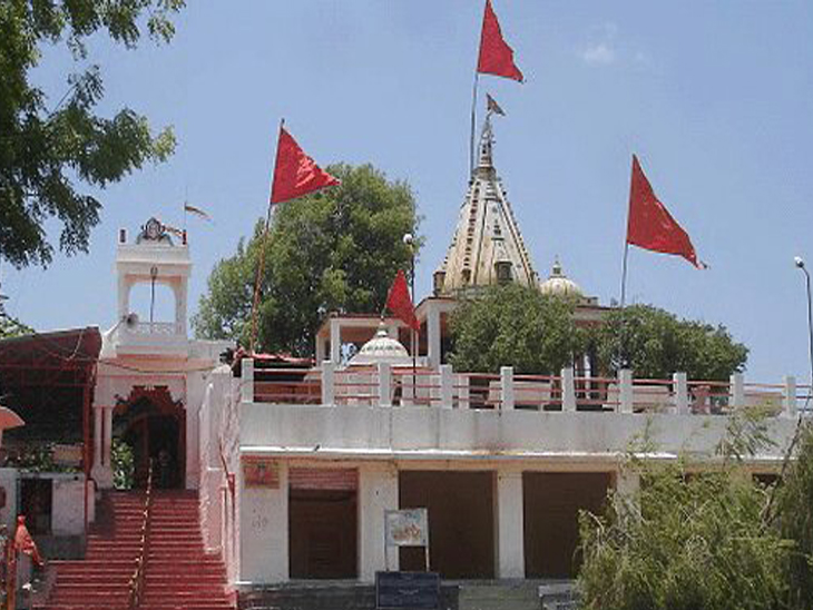 851 in Mangal Nath temple and 303 in Angareshwar temple, income of two ...