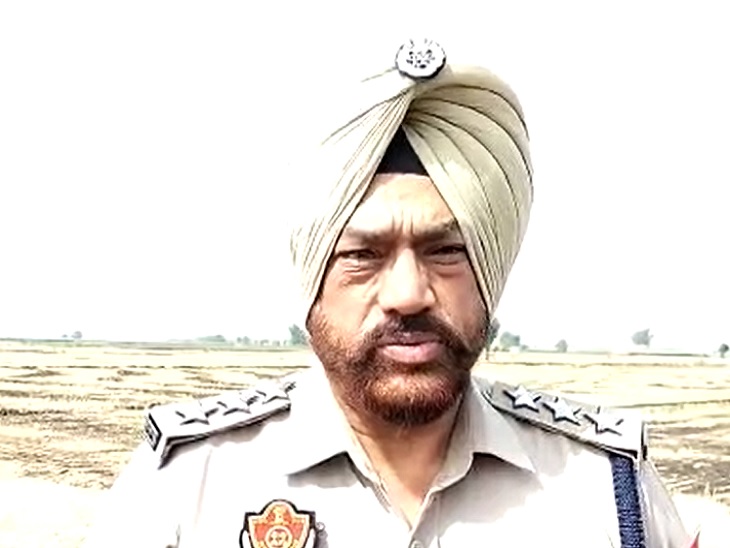 दौड़ा-दौड़ा कर पीटा था; खेताें में मिला शव, सड़क पर मिली क्षतिग्रस्त ...