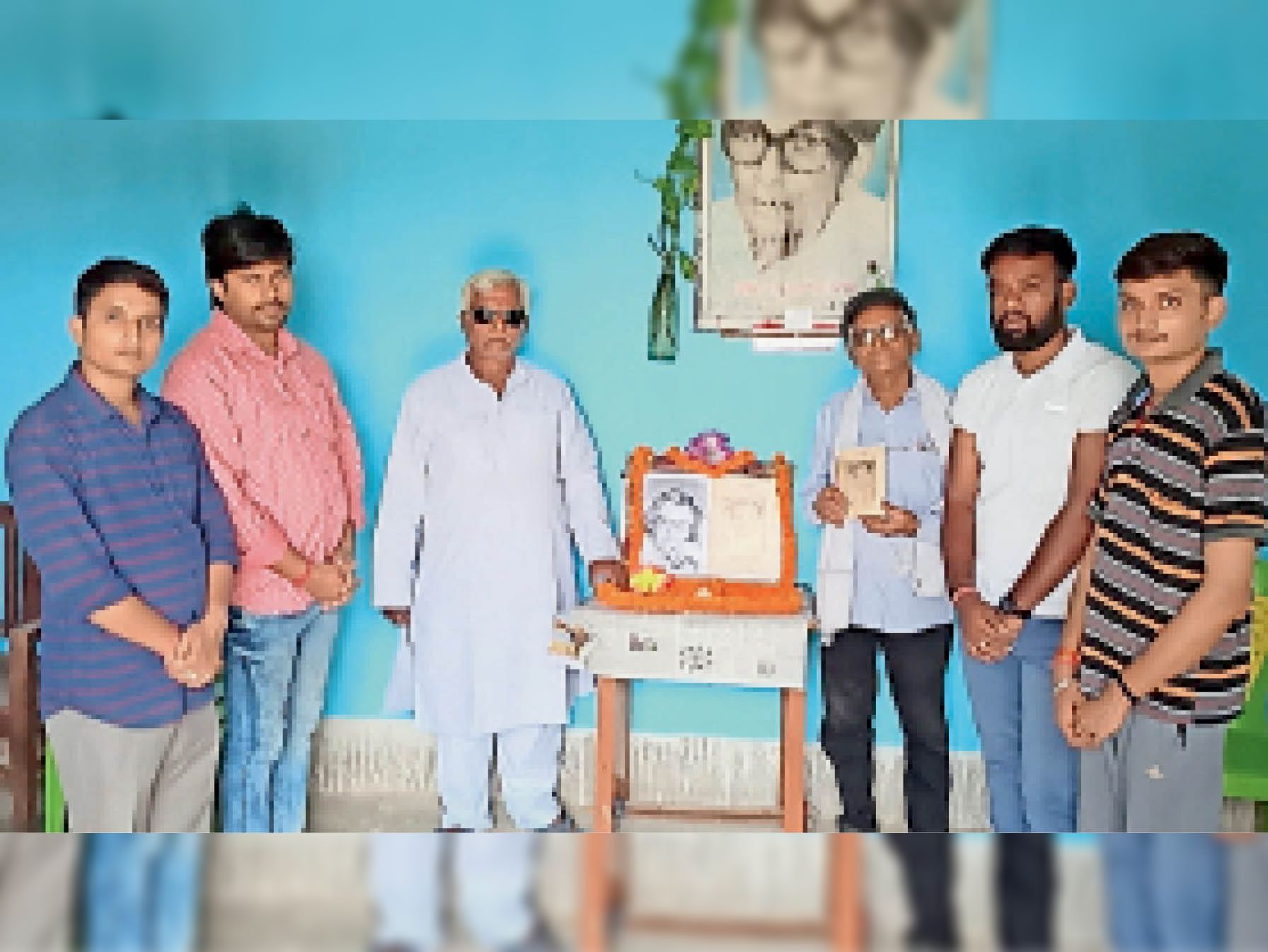 Celebrated the birth anniversary of famous poet Sumitranandan Pant and ...