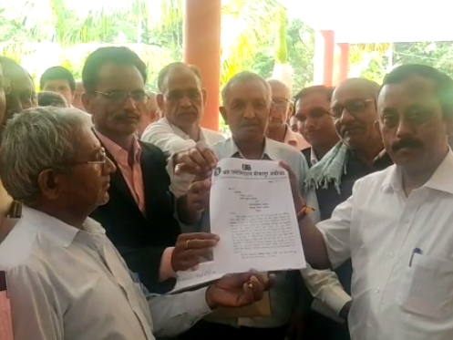 Demanded justice by submitting a memorandum to the sub-district ...