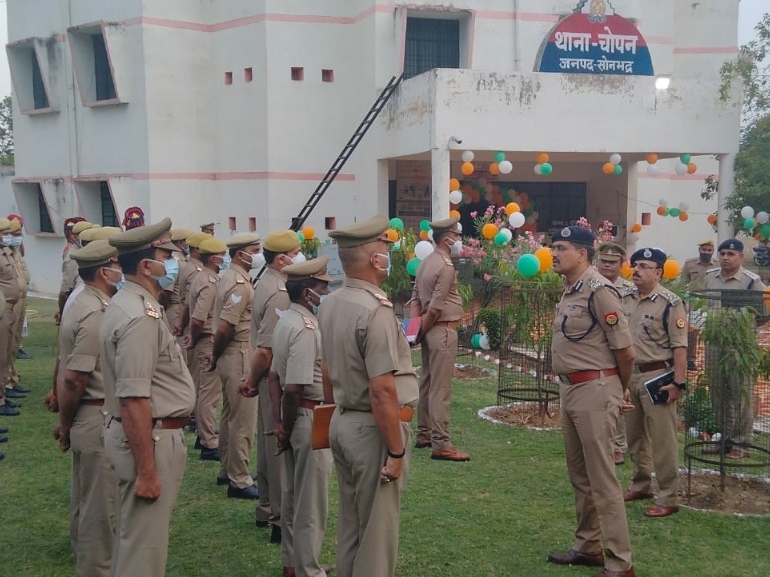 DIG reached Obra inspected Chopan police station Visited the campus ...