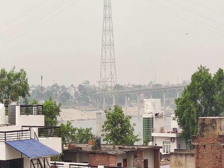 Cold wind and clouds made pleasant weather in Varanasi today; Monsoon ...