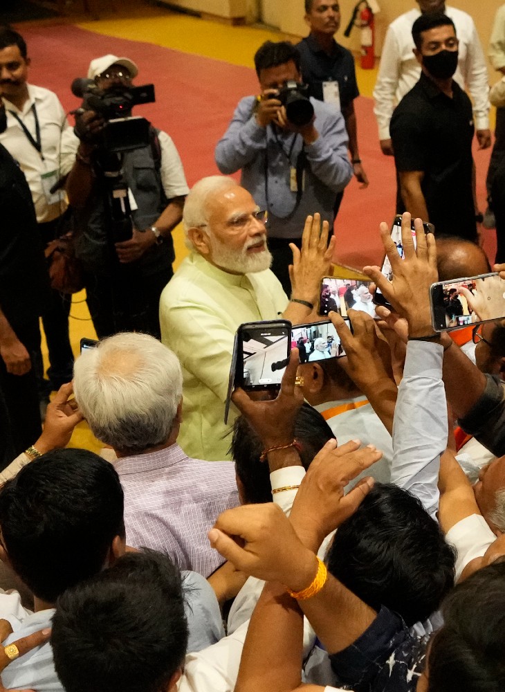 Dainik Bhaskar News Headlines; Kangana Ranaut Dhakad Box Office ...