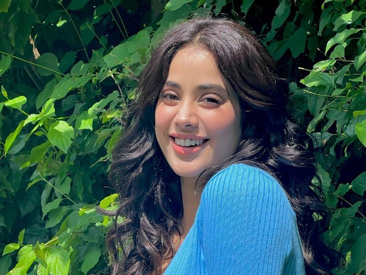 Jhanvi Kapoor dances on Naach Punjaban in supermarket, shares video on ...