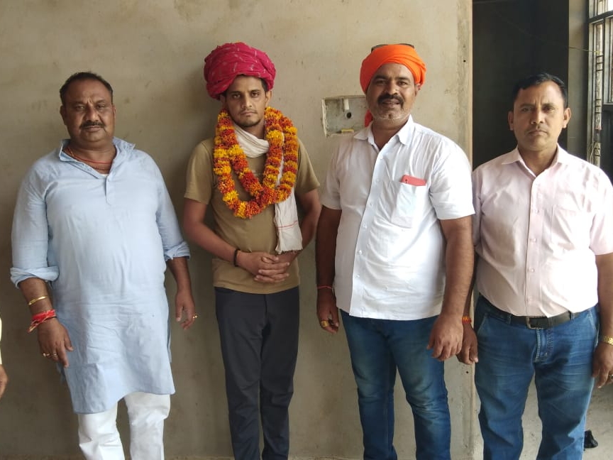 The whole family was caught in the flames, Kamlesh and his companions ...