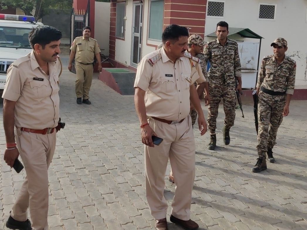 Police raided in Sadulpur, arrested the crook of Sampat Nehra gang ...