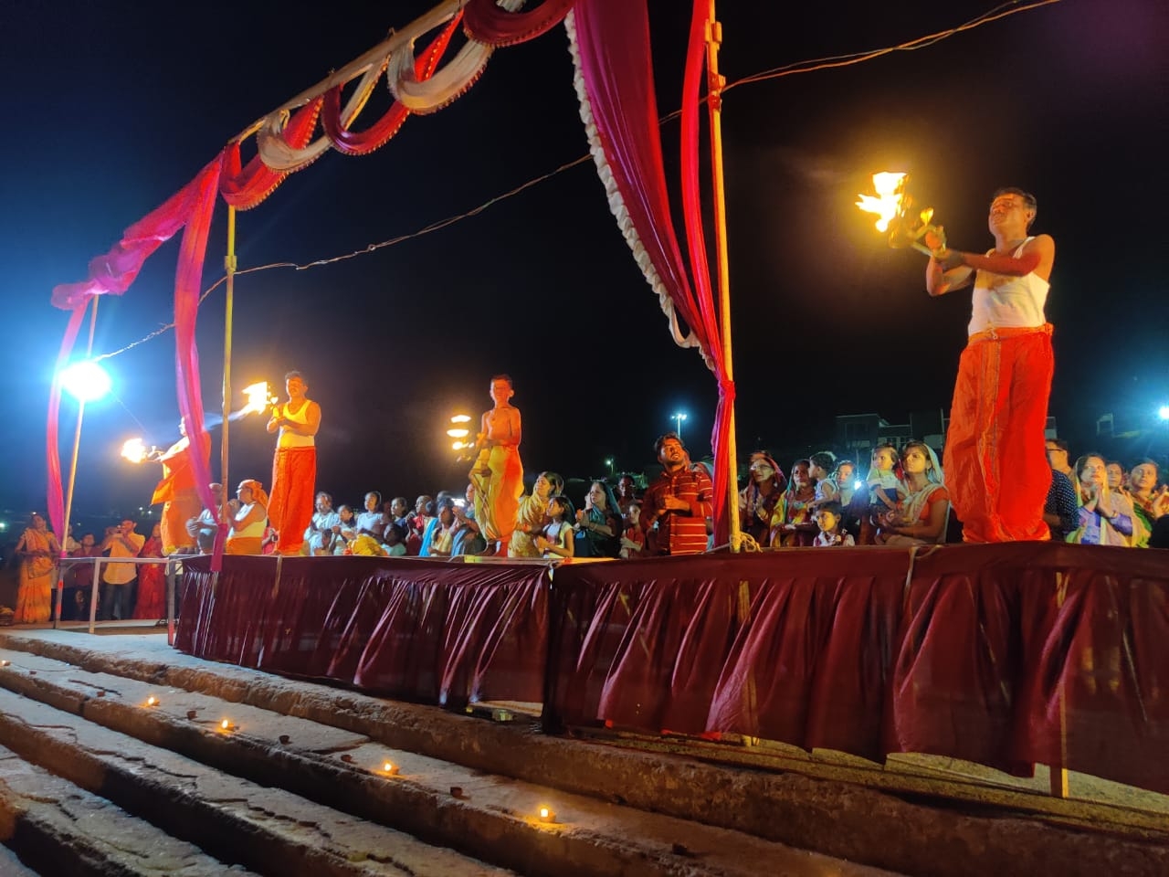 In Omkareshwar, Brahmapuri Ghat reverberated with the sound waves of ...